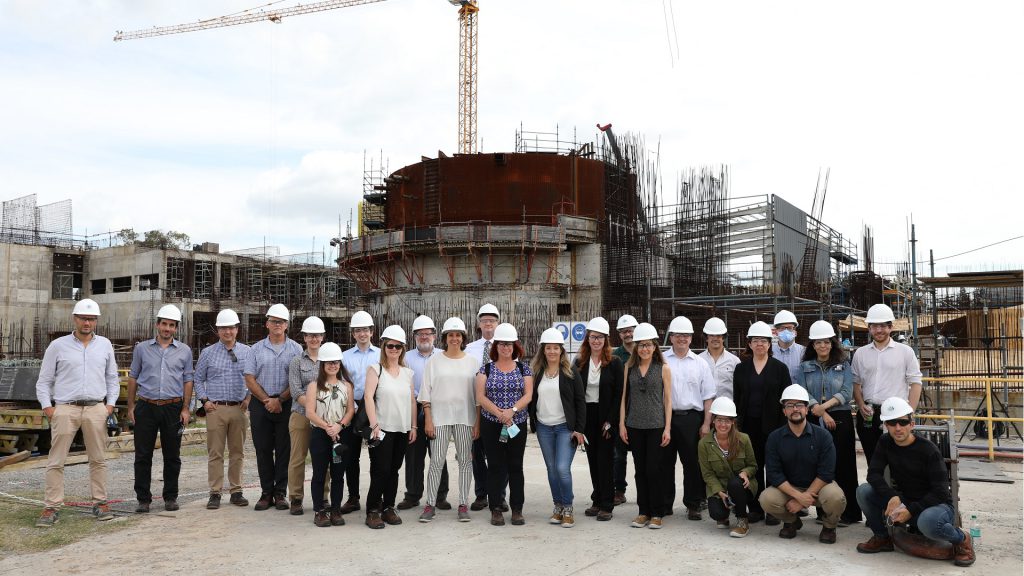 Especialistas estadounidenses del JSCNEC visitaron la obra del reactor ...