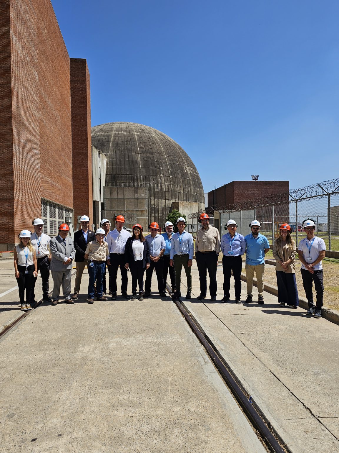 El Complejo Nuclear Atucha recibió la visita de autoridades de la ...