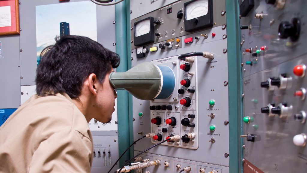 Nueva convocatoria a jóvenes para ingresar a la CNEA con becas de formación y perfeccionamiento ...